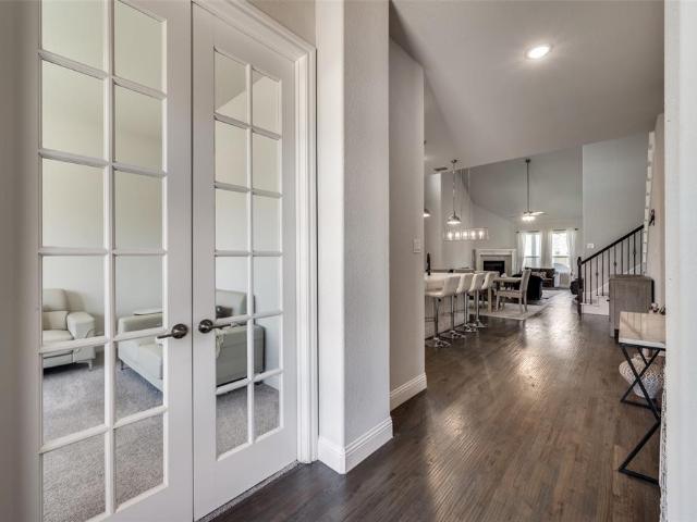 333 Foxthorne Way