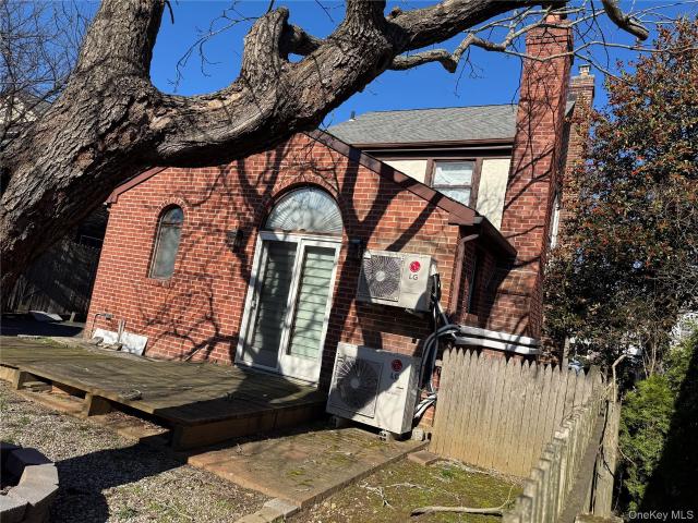 333 Foch Boulevard