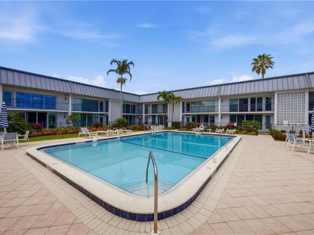 333 Harbour Dr, Unit 109, Naples, FL 34103 | MLS #226000