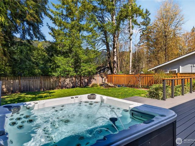 333 Lakeside Dr, Sedro Woolley, WA 98284 | MLS #2502