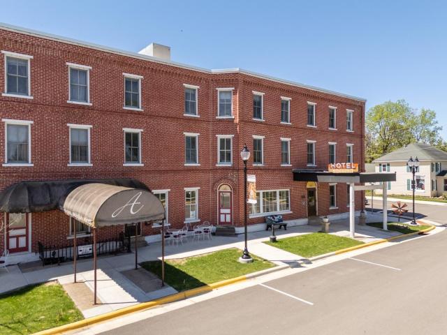 333 Main Street W