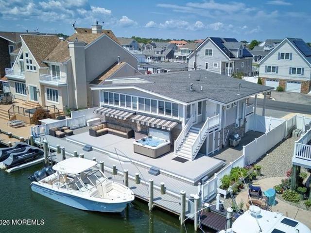 333 Maria Dr, Toms River, NJ 08753
