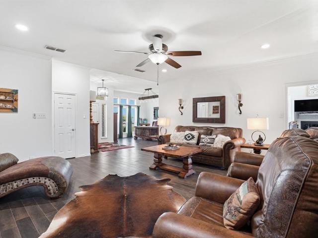 333 Meadow Crest Rd, Fort Worth, TX 76108 | MLS #21214