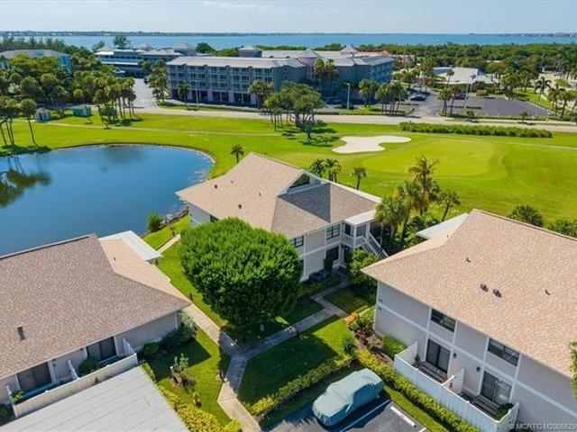333 NE Golfview Cir, Stuart, FL 34996