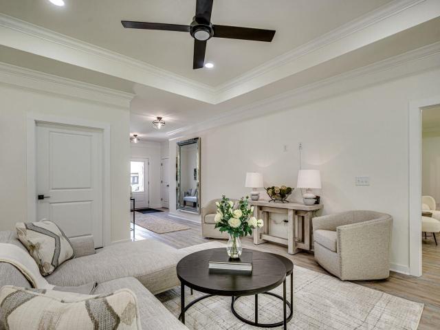 333 Spinney Dr