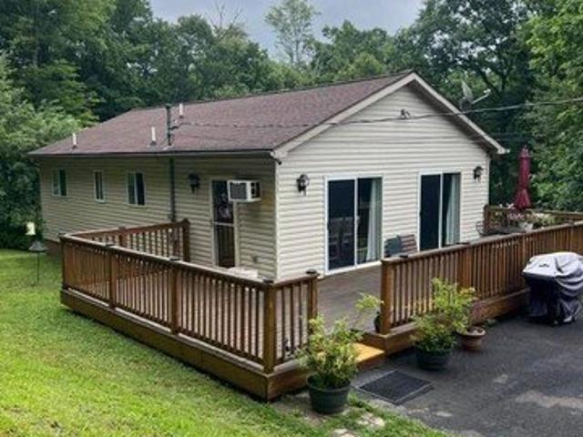 333 Sunrise Terrace Ln, East Penn Township, PA 18235