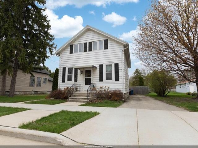 333 Rosalia St, Oshkosh, WI 54901