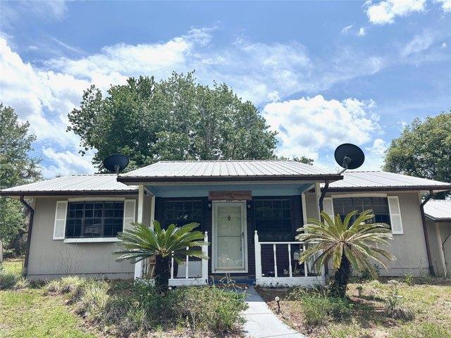 333 Riviera Dr, Crescent City, FL 32112