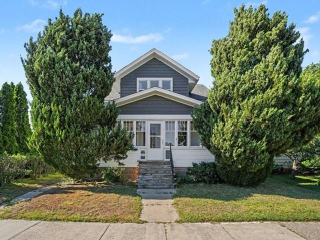 333 W 17th St, Holland, MI 49423