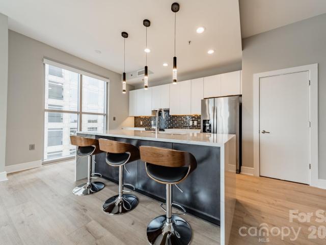 333 W Trade St, Unit 1200, Charlotte, NC 28202 | MLS #4341 | Compass