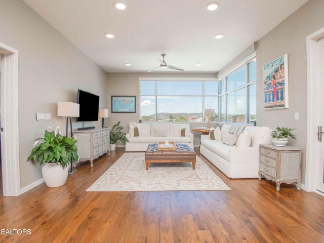 333 W Depot Ave 509