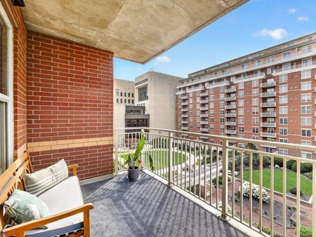 333 W Mifflin St Unit 1057, Madison, WI 53703