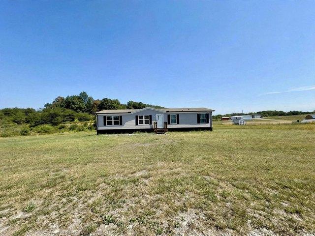 333 Turkey Loop, East Bernstadt, KY 40729