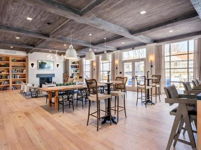 333 Unquowa Rd #223, Fairfield, CT 06824