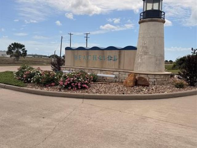 3344 Bay Point Dr, Palacios, TX 77465
