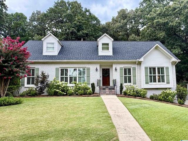 3344 Castle Crest Dr, Vestavia Hills, AL 35216