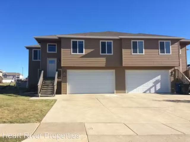 3344 Stephanie Dr