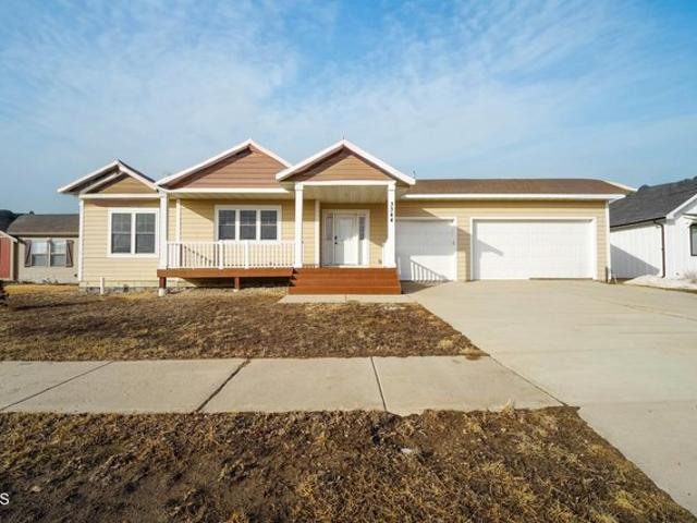 3344 32nd St W, Williston, ND 58801