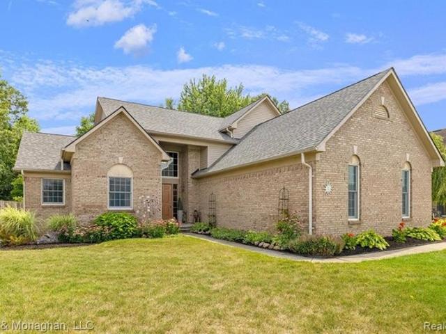 33457 Crooks St, Brownstown Township, MI 48173