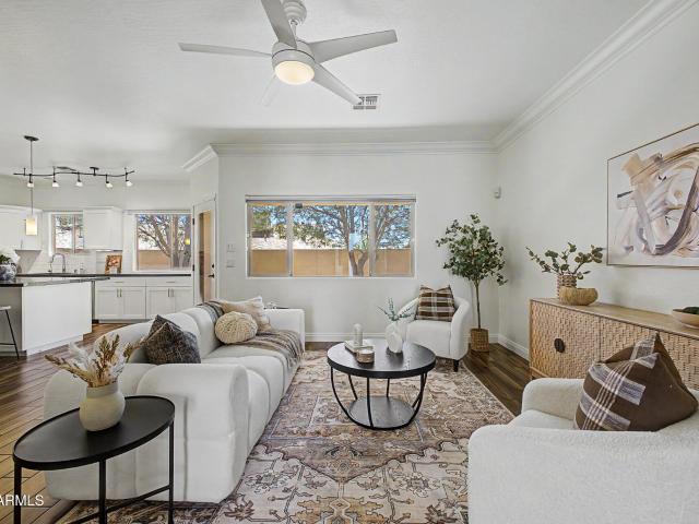 3345 e pinchot avenue # 2