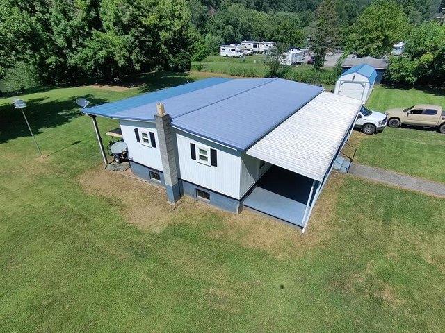 3345 Greenbrier Dr, Hinton, WV 25951