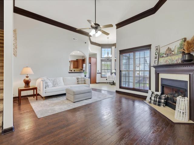 3347 Cotham Ln