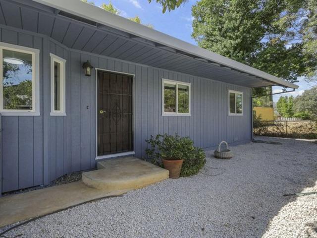3347 Santa Rosa Way, Redding, CA 96003