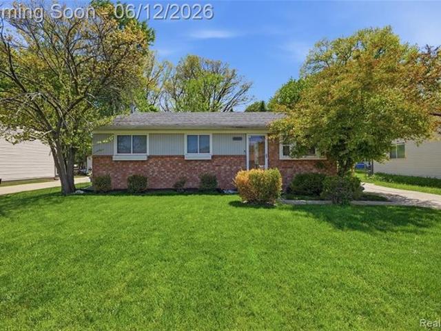 33499 Unicorn Ct, Westland, MI 48186