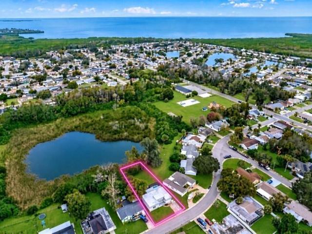 3349 Overland Dr, Holiday, FL 34691