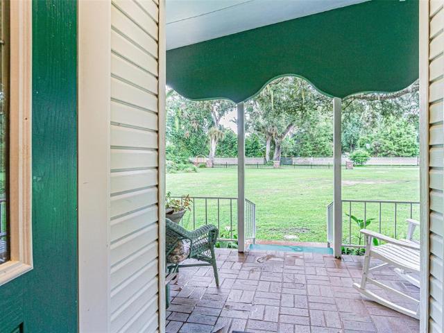 3349 Oakwood Dr, Wesley Chapel, FL 33543 | MLS #TB8420 | Compass