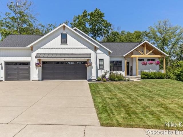 3349 Box Elder Dr, Jenison, MI 49428