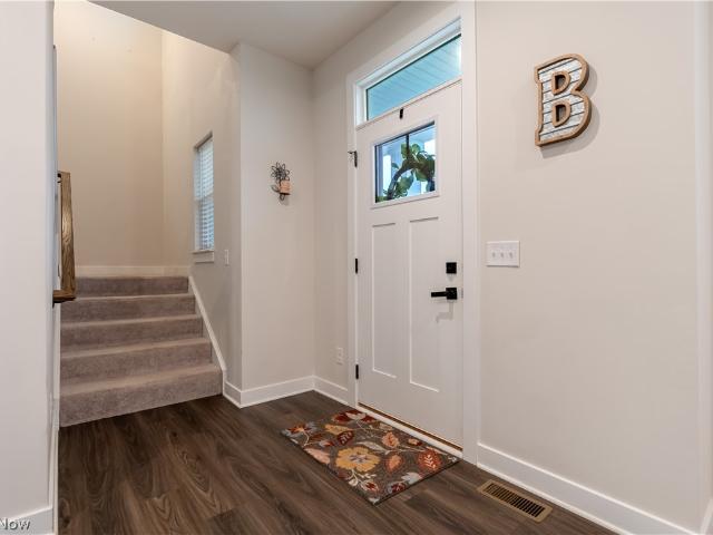 3349 Stoneleigh Road NE