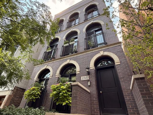 3340 N Kenmore Avenue # 3