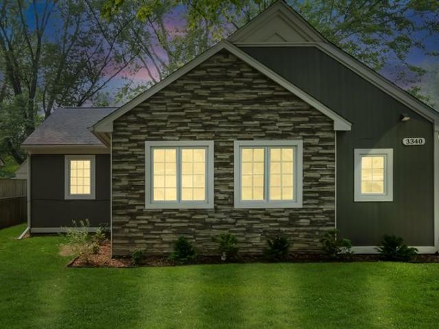3340 Royal Blvd, Commerce Township, MI 48382