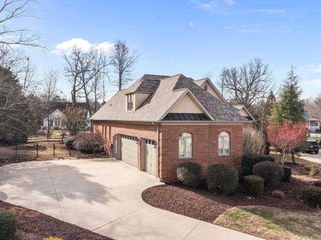 3340 Waterford Place