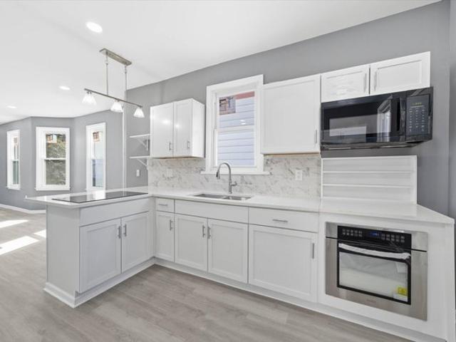 3341 N Richards St, Milwaukee, WI 53212