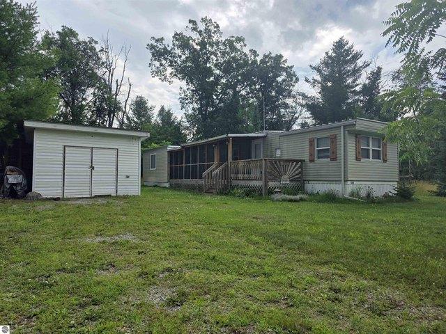 3341 Bert St, South Branch, MI 48761