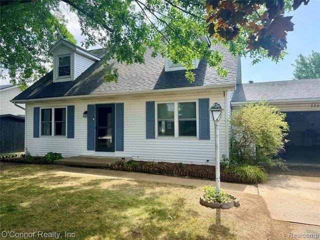 3341 Sapphire Ln, Fort Gratiot, MI 48059