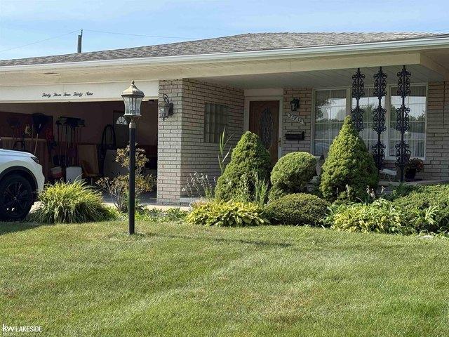 33439 Elgin Ct, Sterling Heights, MI 48310