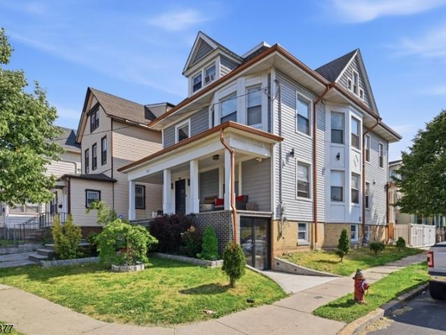 334 1St Ave # 2