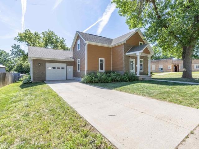 334 4th Ave SE, Le Mars, IA 51031