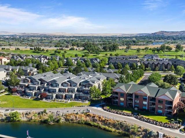 334 Columbia Point Dr Unit 202, Richland, WA 99352