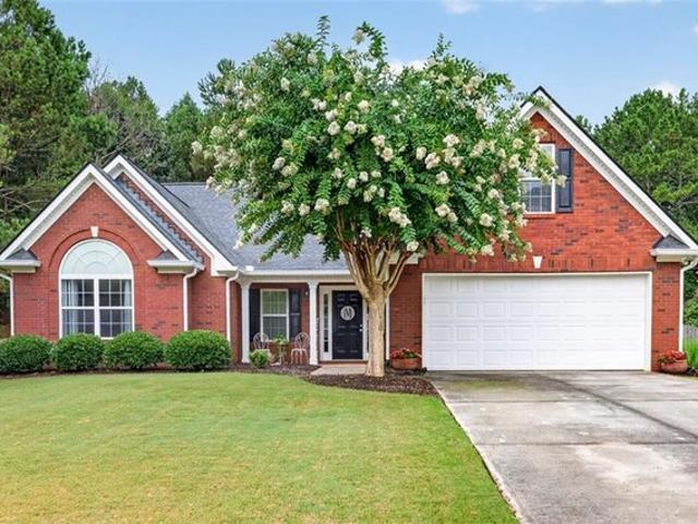 334 Annslee Cir, Loganville, GA 30052