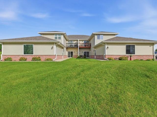 334 Brookside Dr Unit 4, Mayville, WI 53050