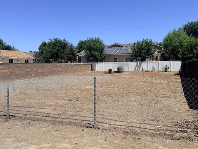 334 G St, Lemoore, CA 93245
