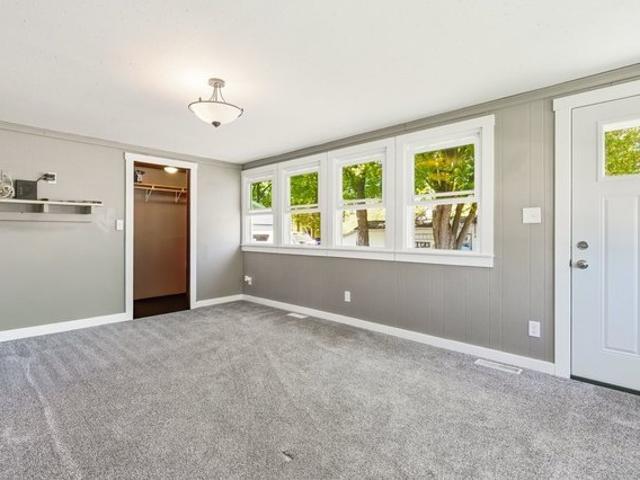334 E 2nd Ave, Stanley, WI 54768