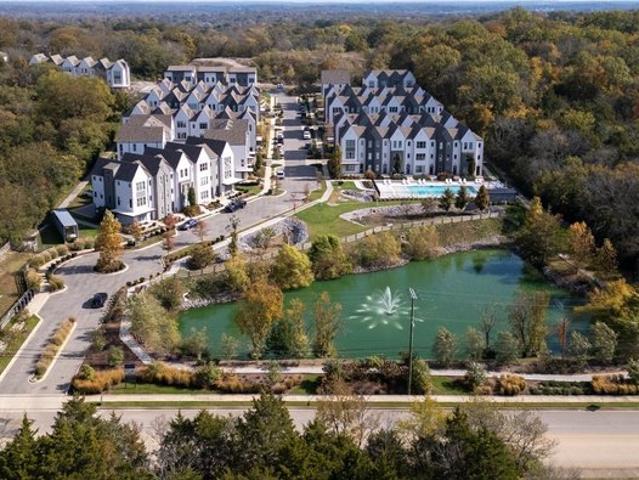 334 E Village Ln, Nashville, TN 37216