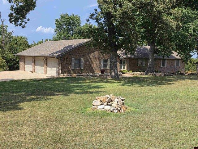 334 Forest Hills Dr, Mountain Home, AR 72653