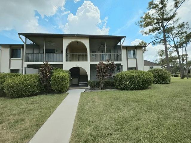 334 Knotty Pine Cir Unit D2, Greenacres, FL 33463
