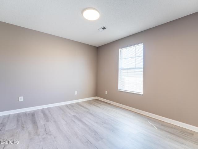 334 Hawthorne Oaks Way